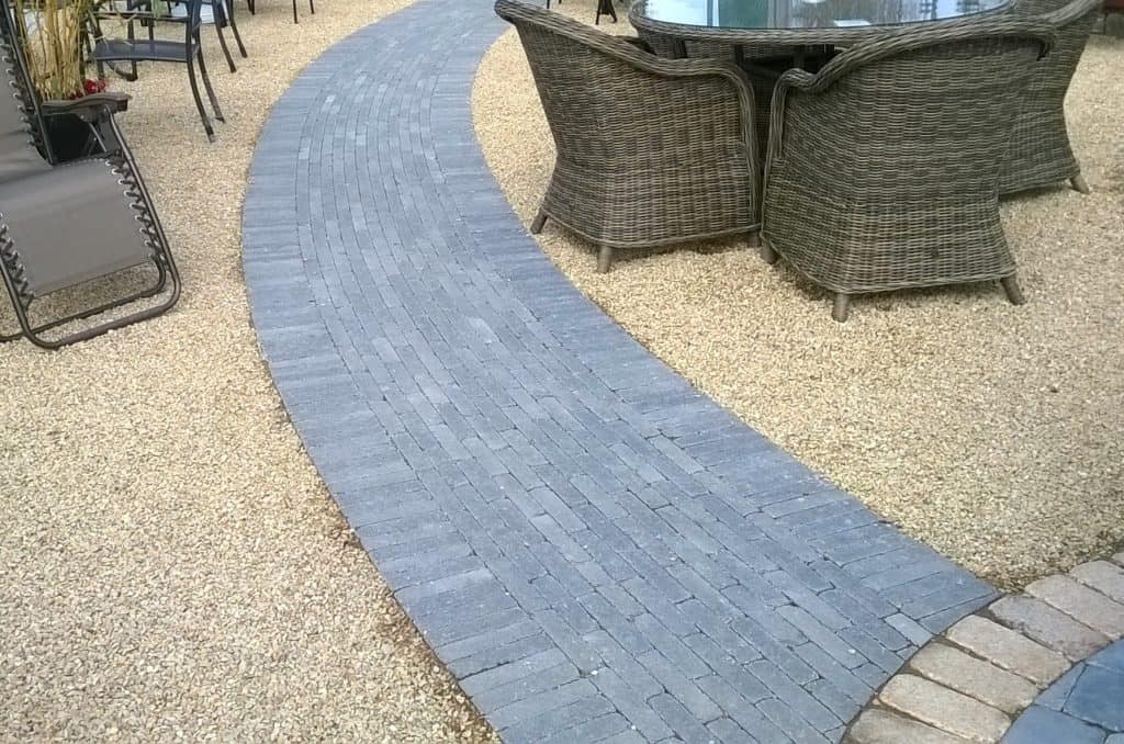 Inish Standard Slimsett Paver Charcoal 200 X 60 X 50mm Per Pack - UK ...